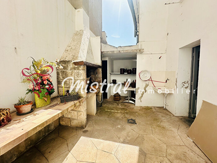 Maison à vendre - Aigues-Mortes - 7 pièces - 5 chambres