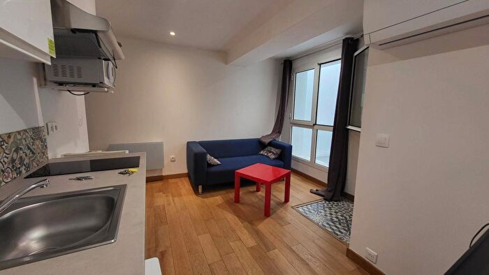 Appartement à louer - Centre Ville, Salon-de-Provence - 1 pièce