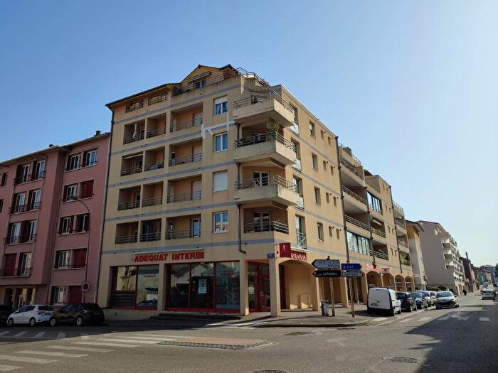 Appartement à louer - Centre Ville Est, Bourgoin-Jallieu - 3 pièces - 2 chambres