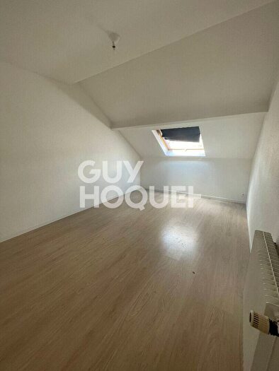 Appartement à louer - Coteau Nord Ouest Nord, Epernay - 2 pièces - 1 chambre