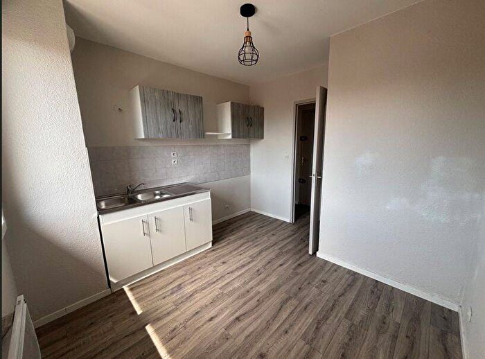 Appartement 2 pièces à Nord, Feurs, à louer