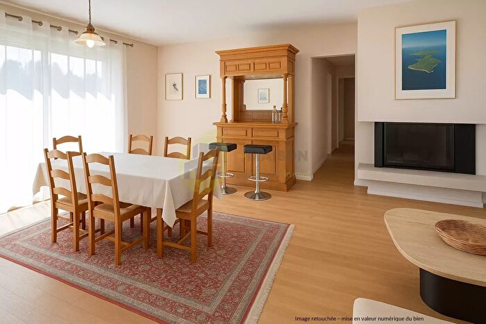 Maison à vendre - Éguzon-Chantôme - 13 pièces - 5 chambres