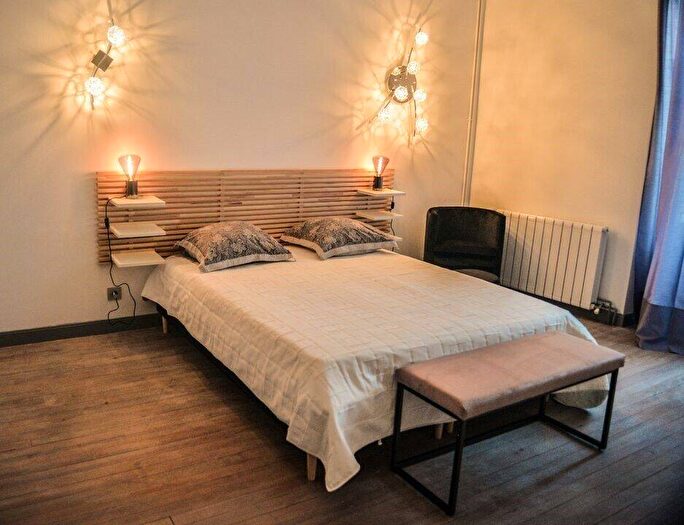 Maison à louer - Le Mas-dAgenais - 10 pièces - 9 chambres