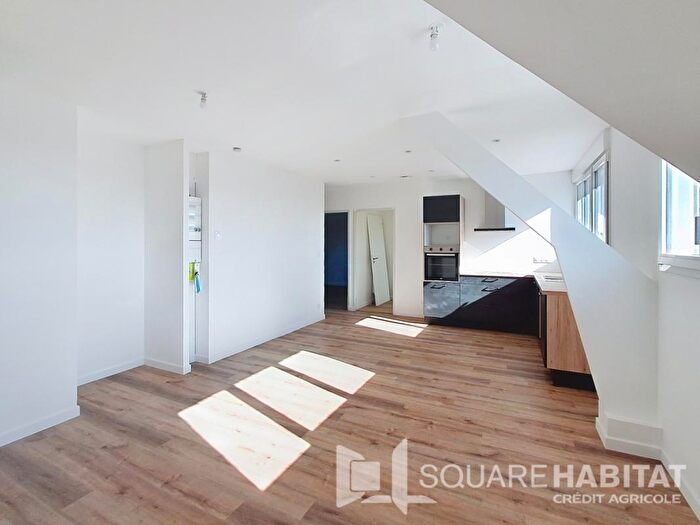 Appartement 4 pièces à louer à Collinée