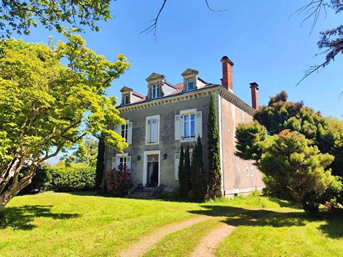 Maison à vendre - Pouillon - 12 pièces - 6 chambres