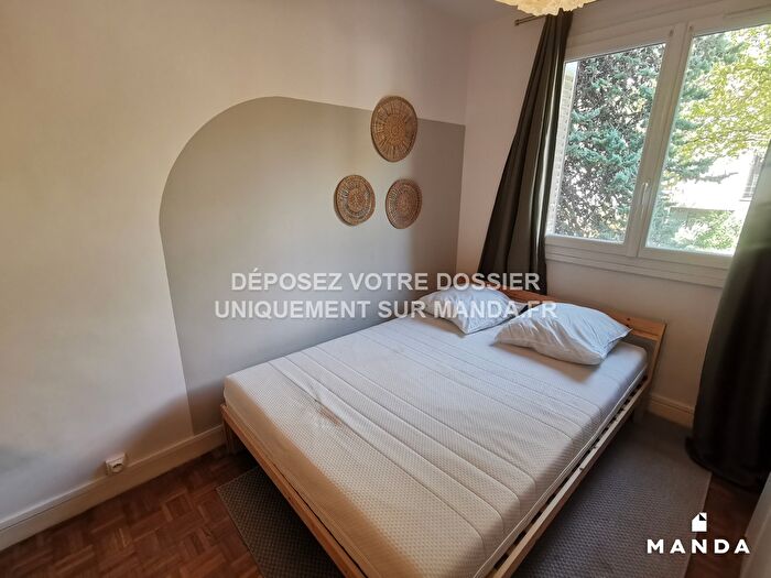 Appartement à louer - Vénissieux, Parilly - 4 pièces - 1 chambre