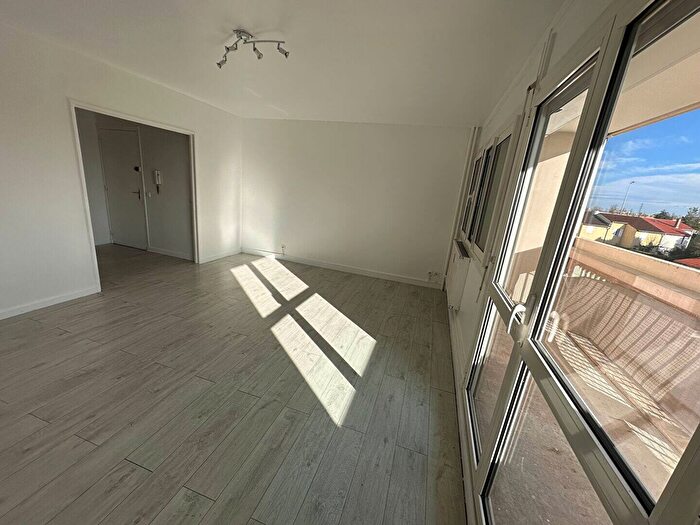 Appartement à louer - Haute Roche Est, Oullins-Pierre-Bénite - 3 pièces - 2 chambres