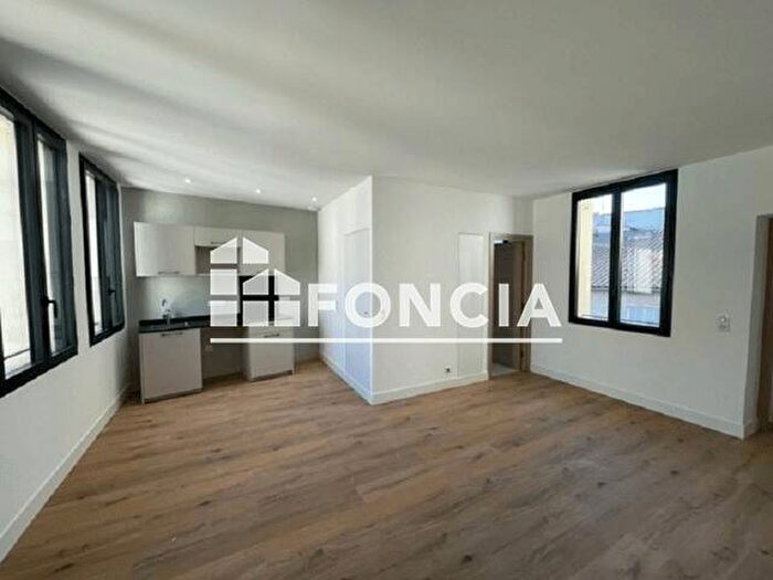 Appartement à louer - Zone Pietonne, Avignon - 2 pièces - 1 chambre