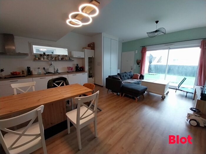 Appartement à vendre - Saint-Jacques-de-la-Lande - 4 pièces - 3 chambres