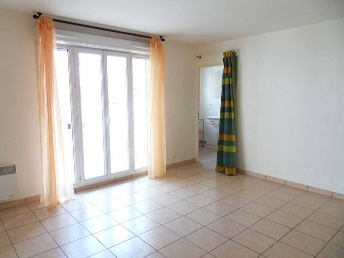 Les Louvrais, Pontoise - Appartement 1 pièce à louer