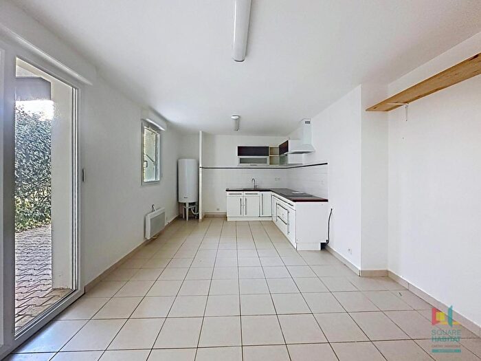 Lormont, Iris, Lissandre : Appartement 3 pièces à louer