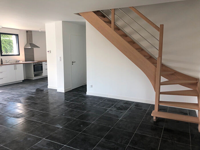 Maison 5 pièces à louer - Saint-Étienne-de-Montluc