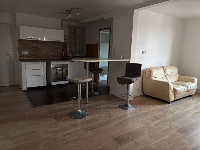 Appartement à louer - Marseille e , Saint-Louis - 3 pièces - 2 chambres