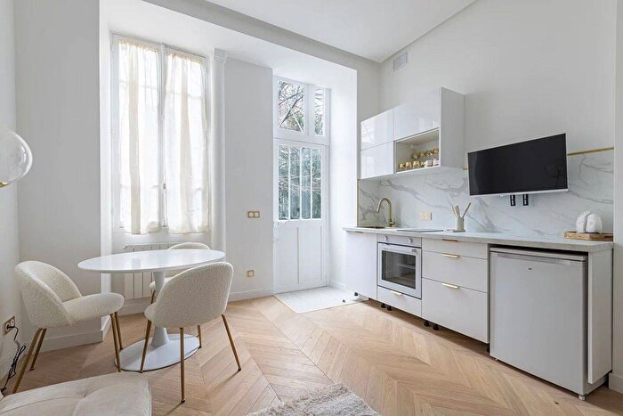 Appartement à louer - Bac-Bécon-Flachat-Gare, Asnières-sur-Seine - 2 pièces