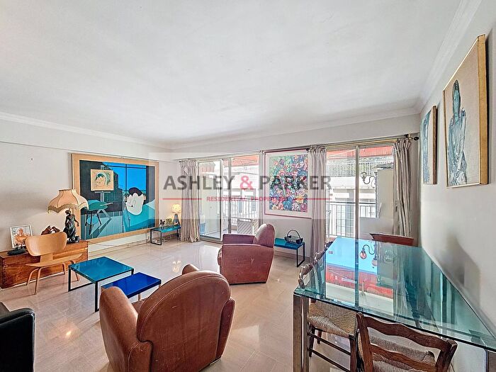 Appartement à vendre - Nice, Le Port - 3 pièces - 2 chambres