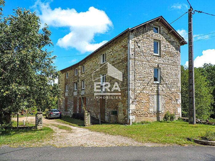 Maison à vendre - Charroux - 20 pièces