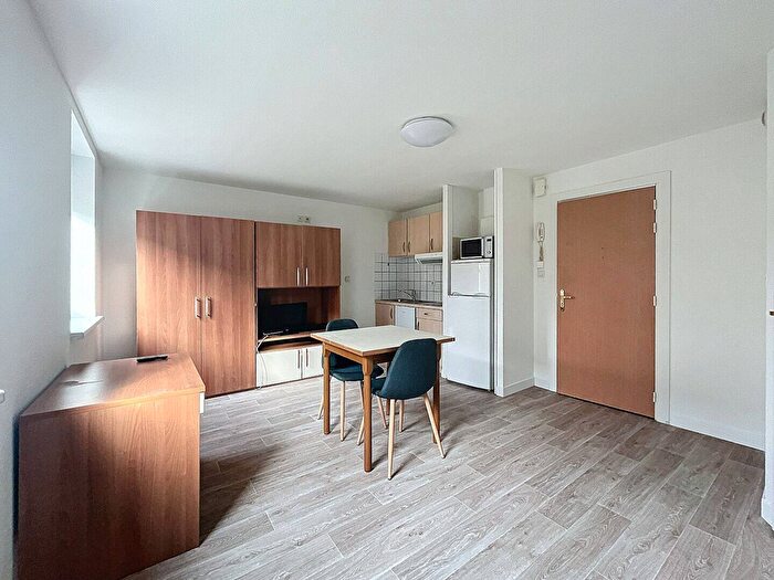 Appartement à louer - Bellevue, Forbach - 1 pièce