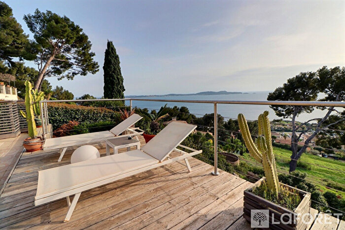 Maison à vendre - Carqueiranne - 7 pièces - 4 chambres