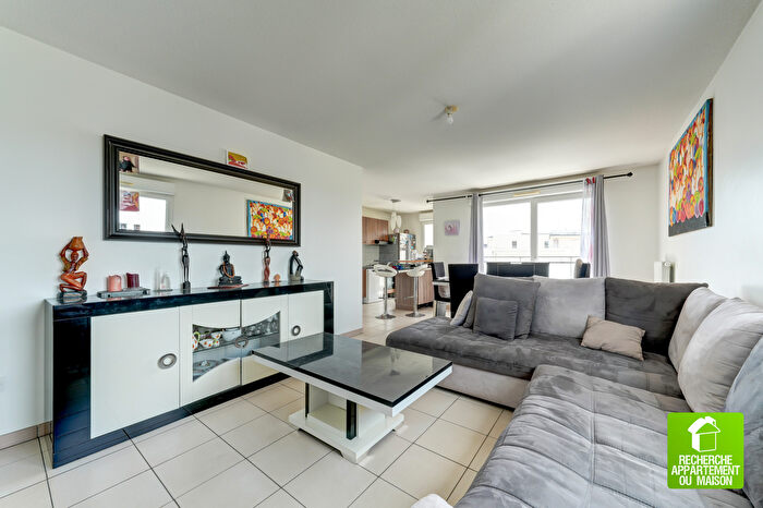 Appartement à vendre - Bron, Le Terraillon - 3 pièces - 2 chambres