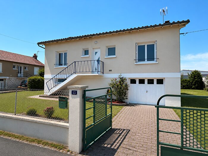 Saint-Pierre-d'Exideuil : Maison 4 pièces à vendre