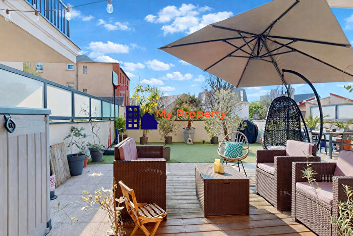 Appartement à vendre - La Garenne-Colombes - 3 pièces - 2 chambres