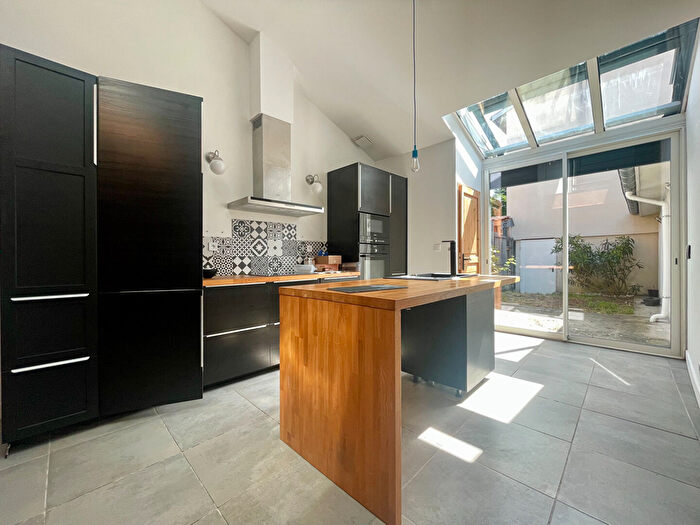 Maison à vendre - Talence, Centre-ville, Université, Lycée - 5 pièces - 3 chambres