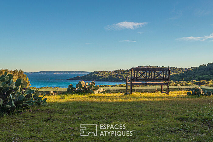 Bormes-les-Mimosas, La Favière, Le Gau, Cap-Bénet, Cabasson, Plages : Maison 4 pièces à vendre