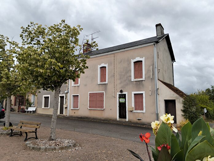 Maison à vendre - Bazaiges - 6 pièces - 2 chambres