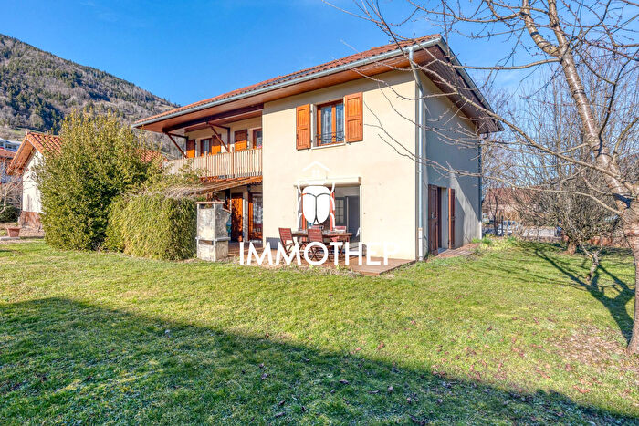 Maison à vendre - Saint-Pierre-dAllevard - 6 pièces - 5 chambres