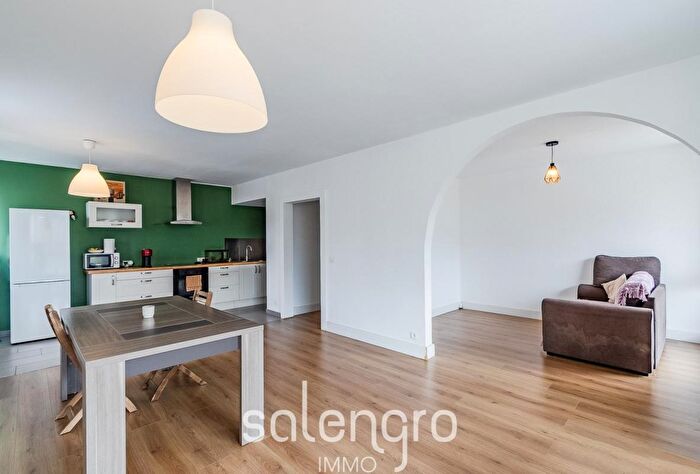 Villeurbanne, Perrallière : Appartement 5 pièces à vendre