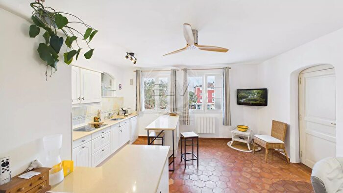 Appartement à vendre - Grimaud - 6 pièces - 3 chambres