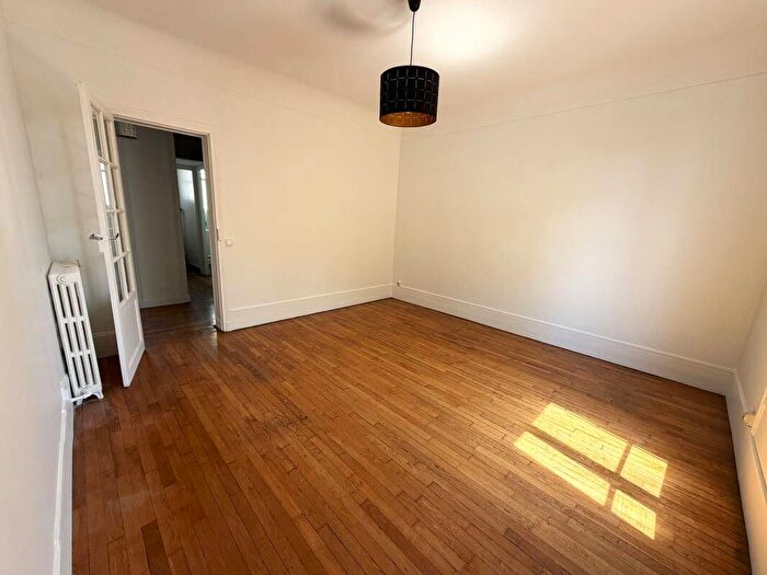 Agent Sarre-Centre-Les Vallées-La Garenne, Colombes - Appartement 3 pièces à louer