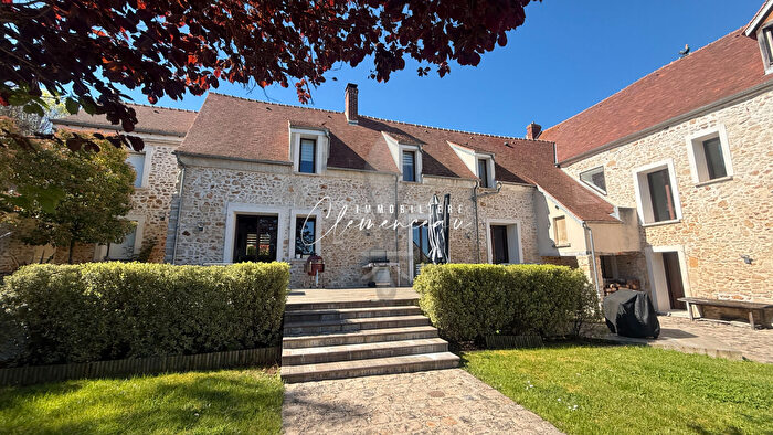 Ecquevilly : Maison 10 pièces à vendre