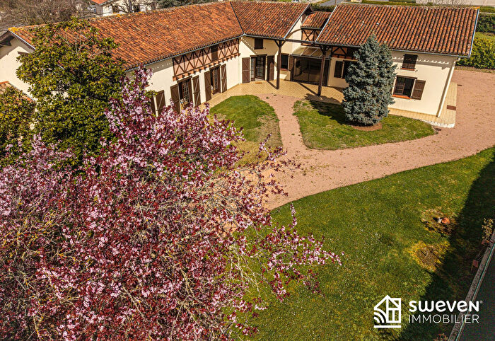 Maison à vendre - Boulogne-sur-Gesse - 7 pièces - 5 chambres