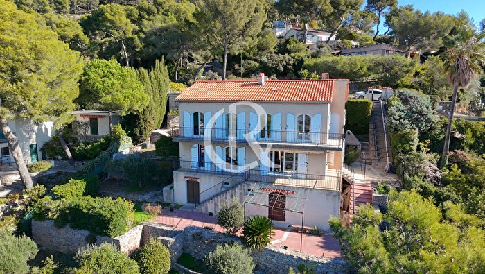 Maison à vendre - Carqueiranne - 10 pièces - 9 chambres