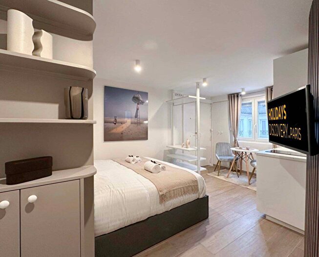 Appartement à louer - Elysées-Madeleine, Paris ème arrondissement - 1 pièce