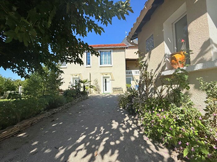 Lamagdelaine - Maison 9 pièces à vendre