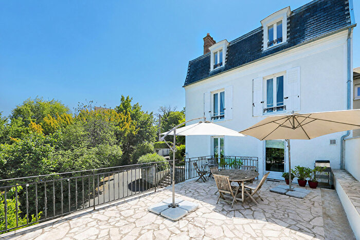 Maison 9 pièces à Saint-Pierre-lès-Nemours, à vendre