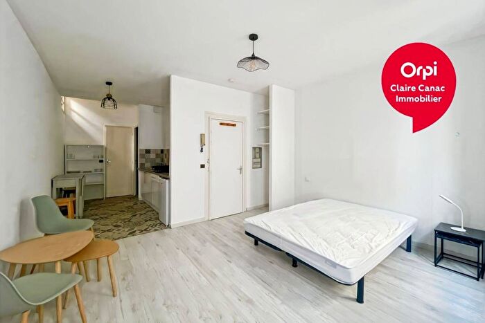 Appartement à louer - Centre Ville, Castres - 1 pièce