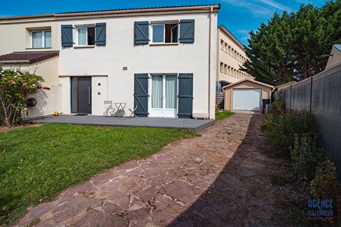 Maison à vendre - Villepreux - 5 pièces - 4 chambres