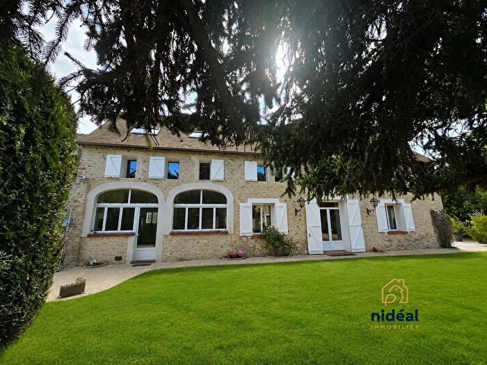 Ménilles : Maison 14 pièces à vendre