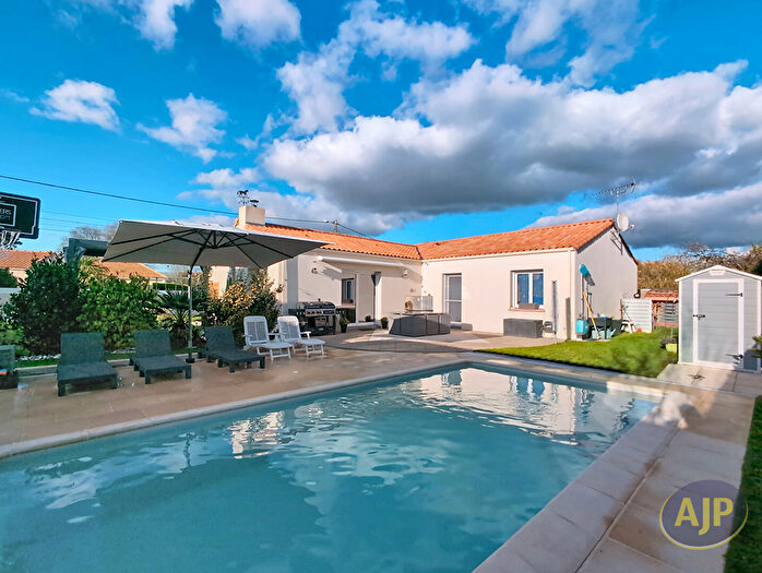 Maison à vendre - Vieillevigne - 6 pièces - 4 chambres