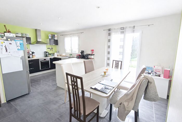 Maison à vendre - Chaptelat - 5 pièces - 4 chambres