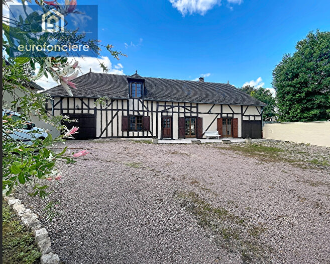 Maison 6 pièces à vendre à Saint-Lyé