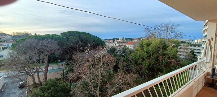 Appartement à vendre - Toulon, Aguillon - 3 pièces - 2 chambres