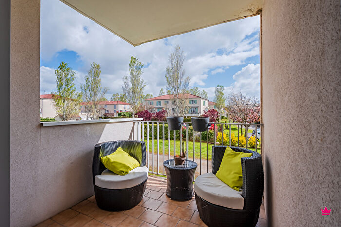 Appartement à vendre - Saint-Priest, Revaison - 3 pièces - 2 chambres