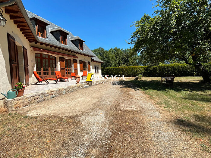 Maison 9 pièces à Laissac, à vendre
