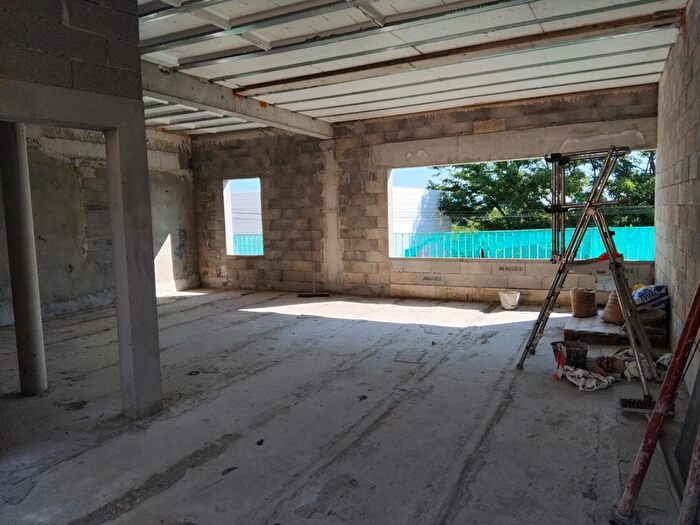 Appartement à vendre - Saint-Savournin - 3 pièces - 2 chambres