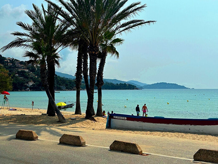 Appartement à vendre - Le Lavandou, Rousset, Four des Maures, Saint-Clair - 3 pièces - 2 chambres