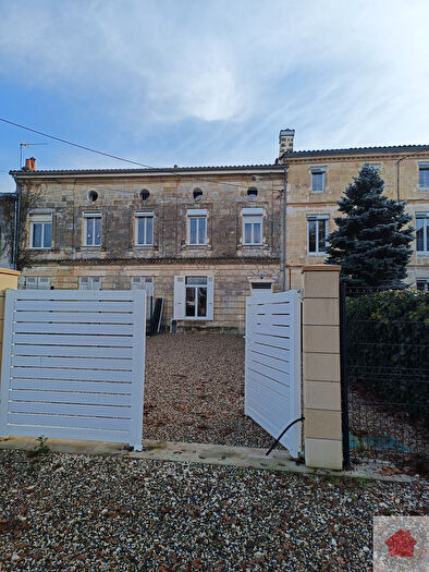 Maison à louer - Saint-Loubès - 5 pièces - 3 chambres